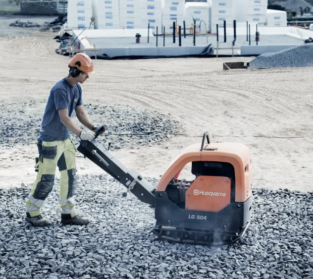 Ako sa rýchlo a jednoducho zorientovať v rôznych typoch vibračných dosiek a vibračných pechov ...